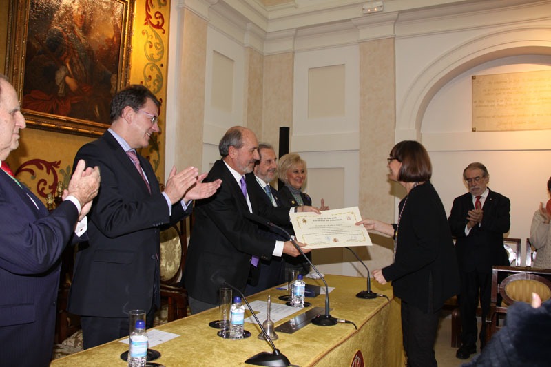 Toma de Posesión de la Prof. Dra. Magdalena Götz como Académica ...