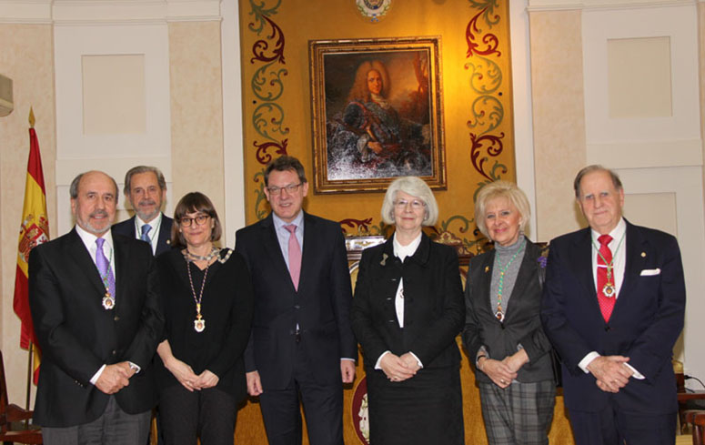Toma de Posesión de la Prof. Dra. Magdalena Götz como Académica ...